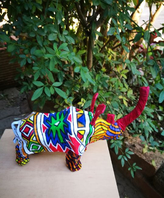 Hand Crafted African Print Rhino – Small – 17cm x 5cm x 7cm (0.025g ...